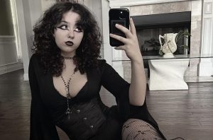 Everything You Need to Know About Trad Goth Fashion